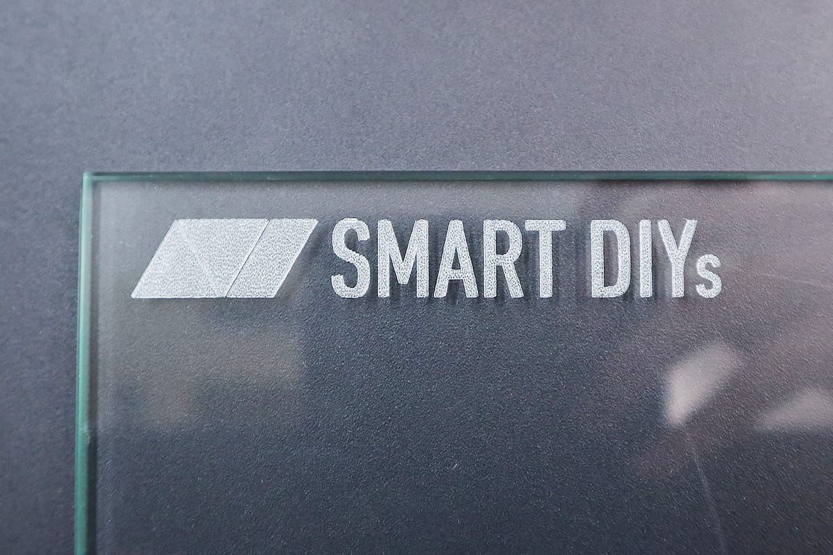 レーザーマーカーの種類｜ファイバー・CO2・UVレーザーの特徴をご紹介します │レーザー加工機・レーザーカッターのsmartDIYs